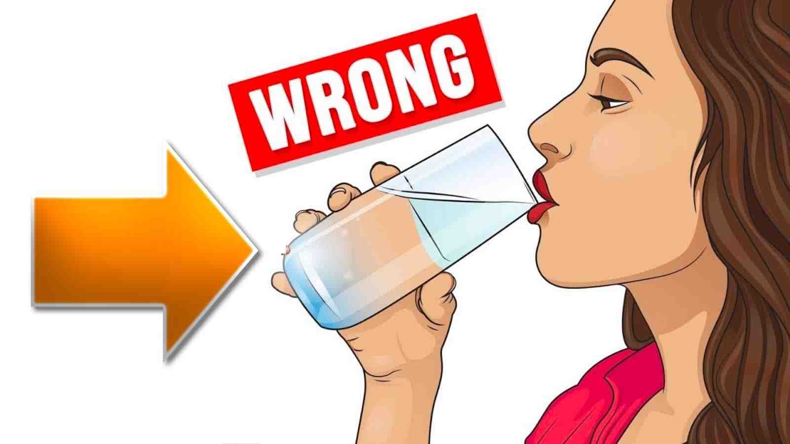 5 Common Mistakes We Make While Drinking Water | Curious Mob